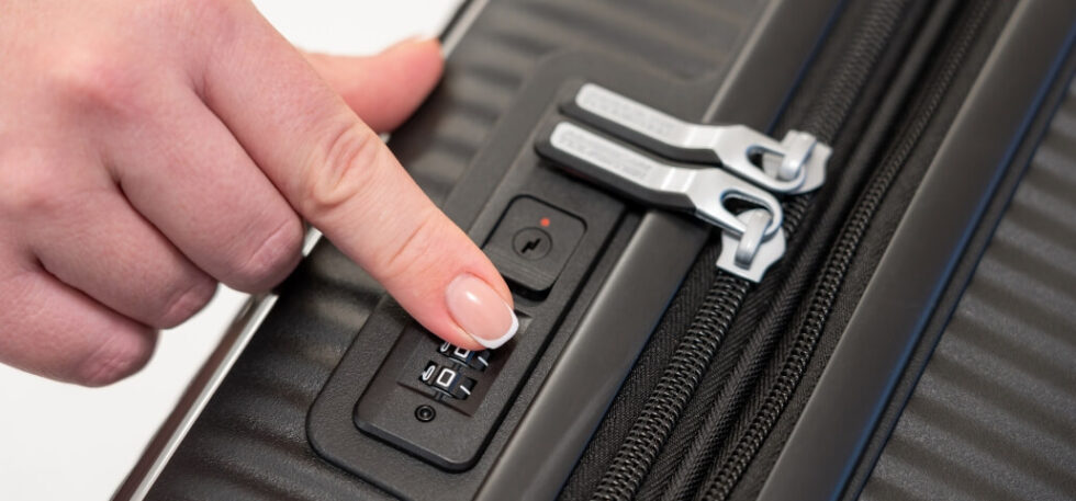 How do Luggage Locks Work? - Panorama Pens